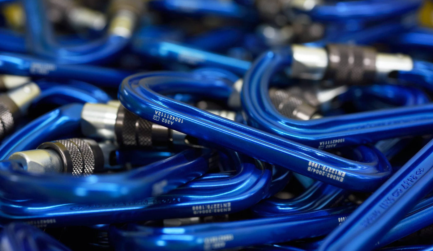 Choosing the Correct Carabiner | Buying Guide - Rock+Run